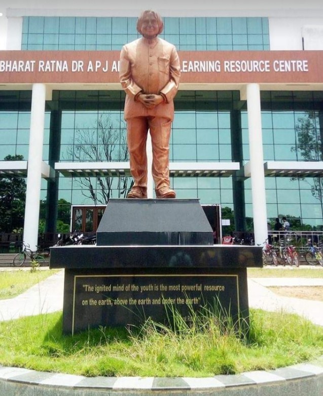 Kushal Deb Roy takes us through Asia's largest library 'Bharat Ratna Dr ...
