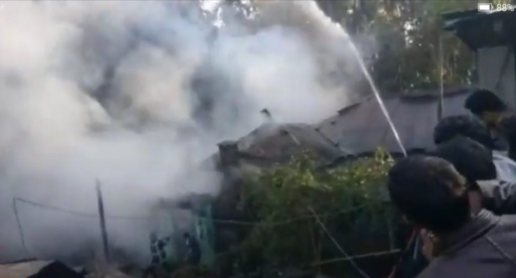 Major fire sweeps in Badarpur, five homes damaged - Barak Bulletin