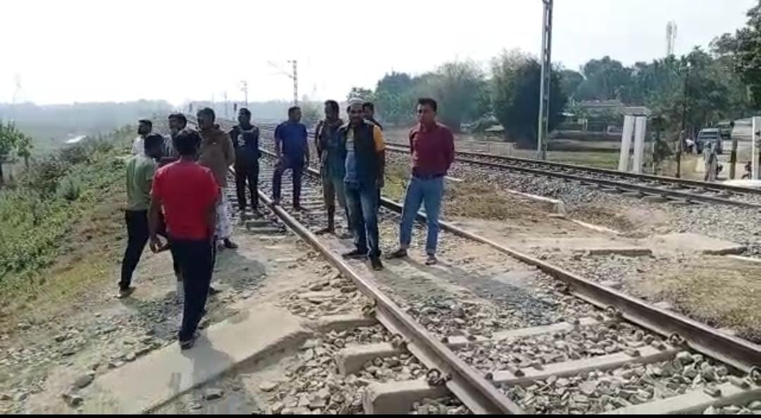 Locals demand flyover in Ramnagar as railway line divides village ...