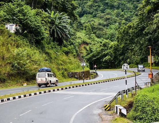 Silchar - Guwahati Road: After clearing debris at war footing, two-way traffic restored - Barak ...